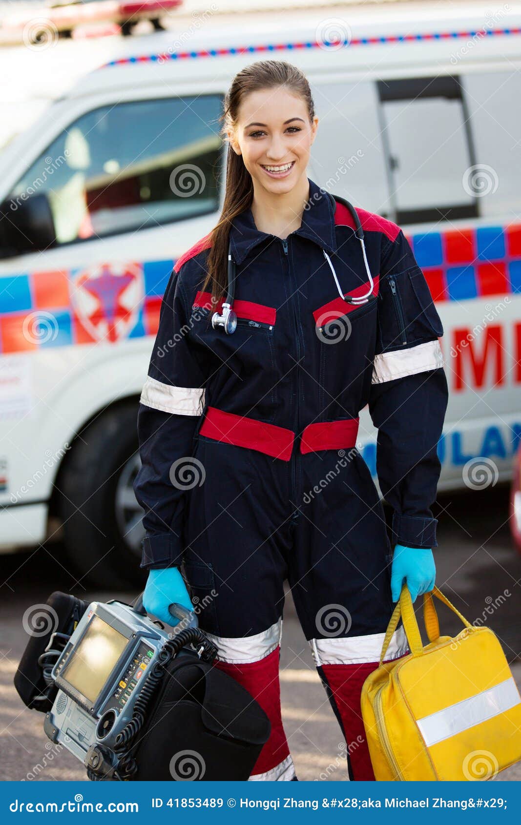 Paramedicus Portrable Apparaten Stock Afbeelding - Image of hulp ...
