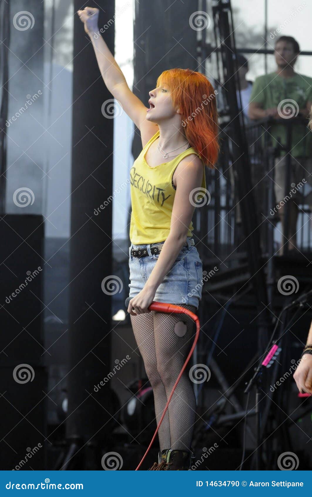 Paramore performing live. editorial image. Image of live - 14634790