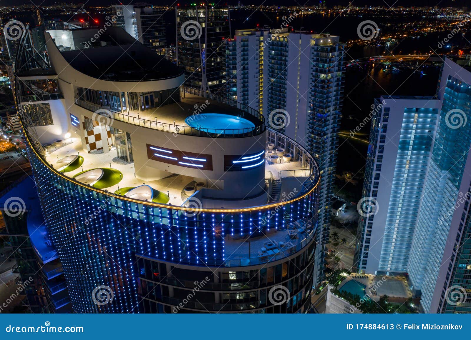Paramount Miami Worldcenter Tower Downtown Miami Editorial Stock Photo ...