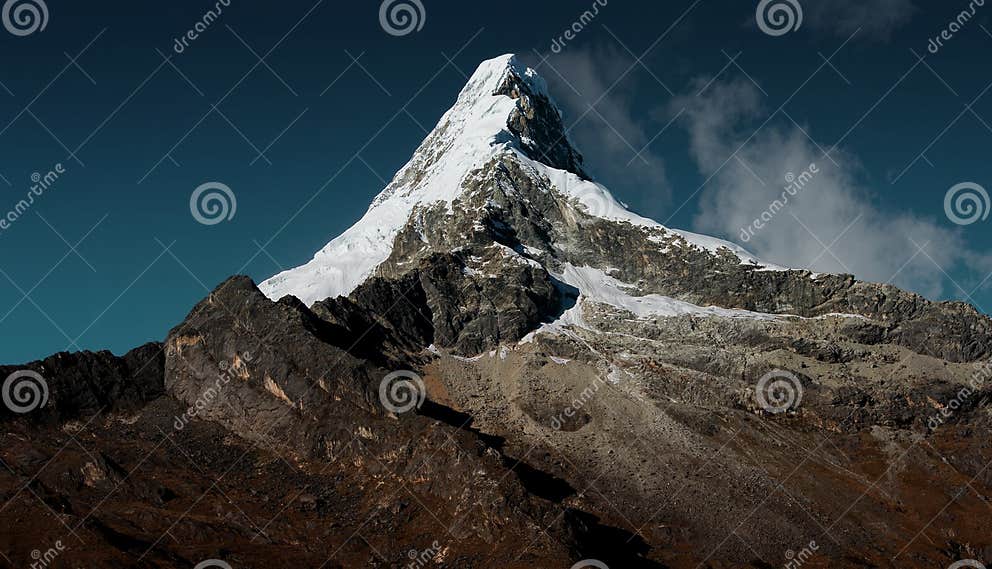 Paramount mountain stock photo. Image of nature, south - 44333942