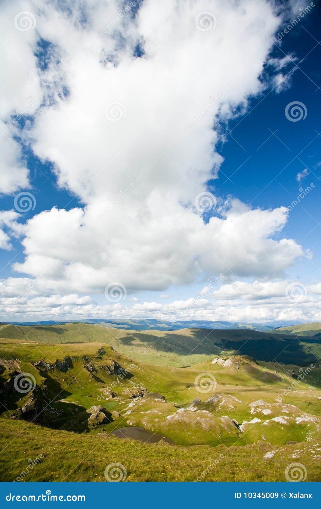 Parang Mountains in Romania Stock Image - Image of grassland ...
