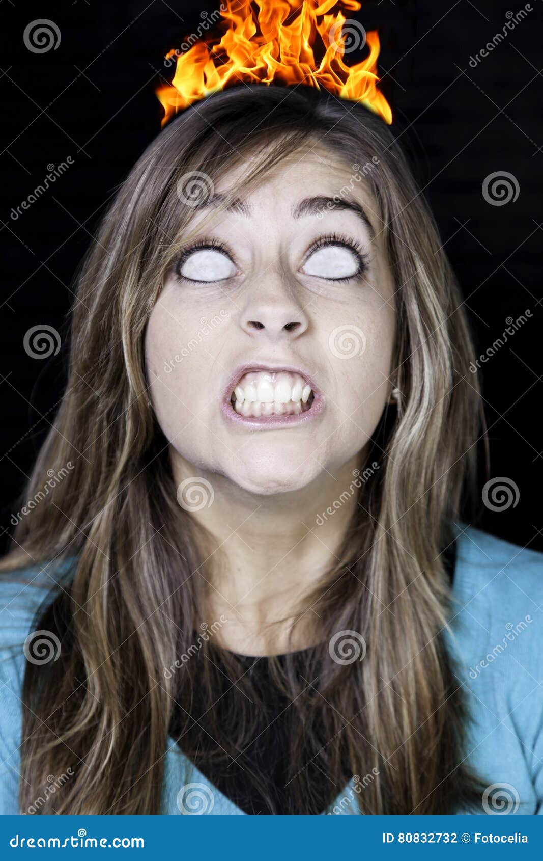 Paranoico loco de la mujer foto de archivo. Imagen de detalle - 80832732