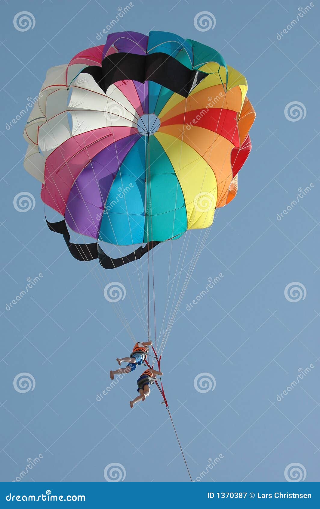 Parasaling stock image. Image of high, parasailing, para - 1370387