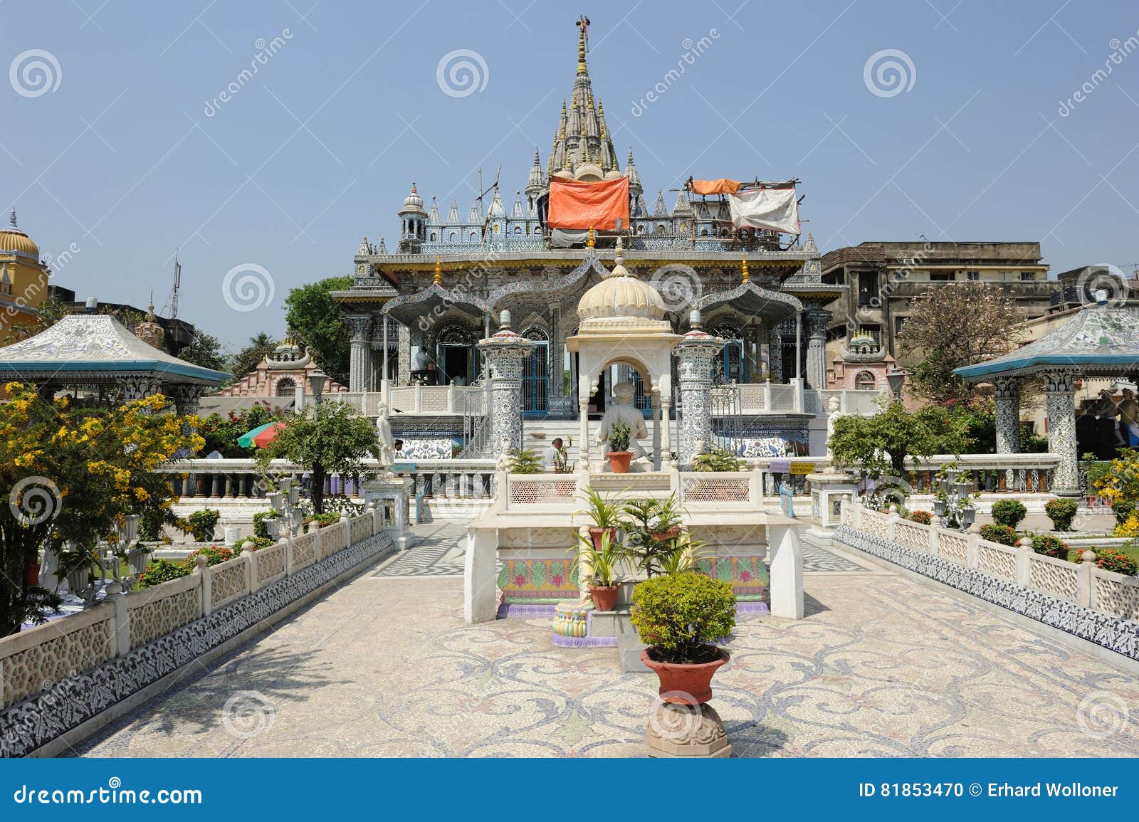 Parasnath Temple in Kolkata, India Stock Photo - Image of palace, tree ...