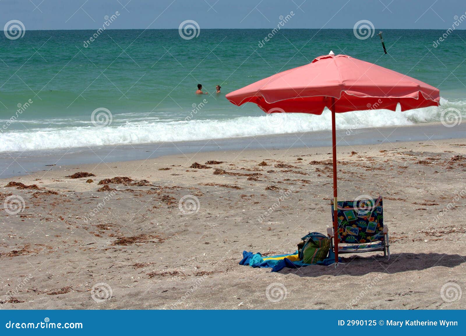 Parasol de playa imagen de archivo. Imagen de vacaciones - 2990125
