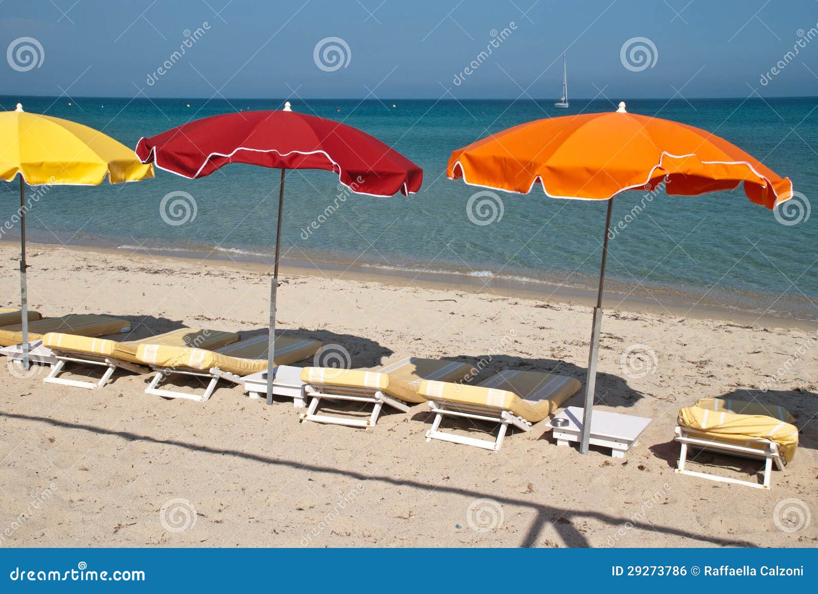 Parasols En Strand in St. Tropez Stock Foto - Image of parasol ...