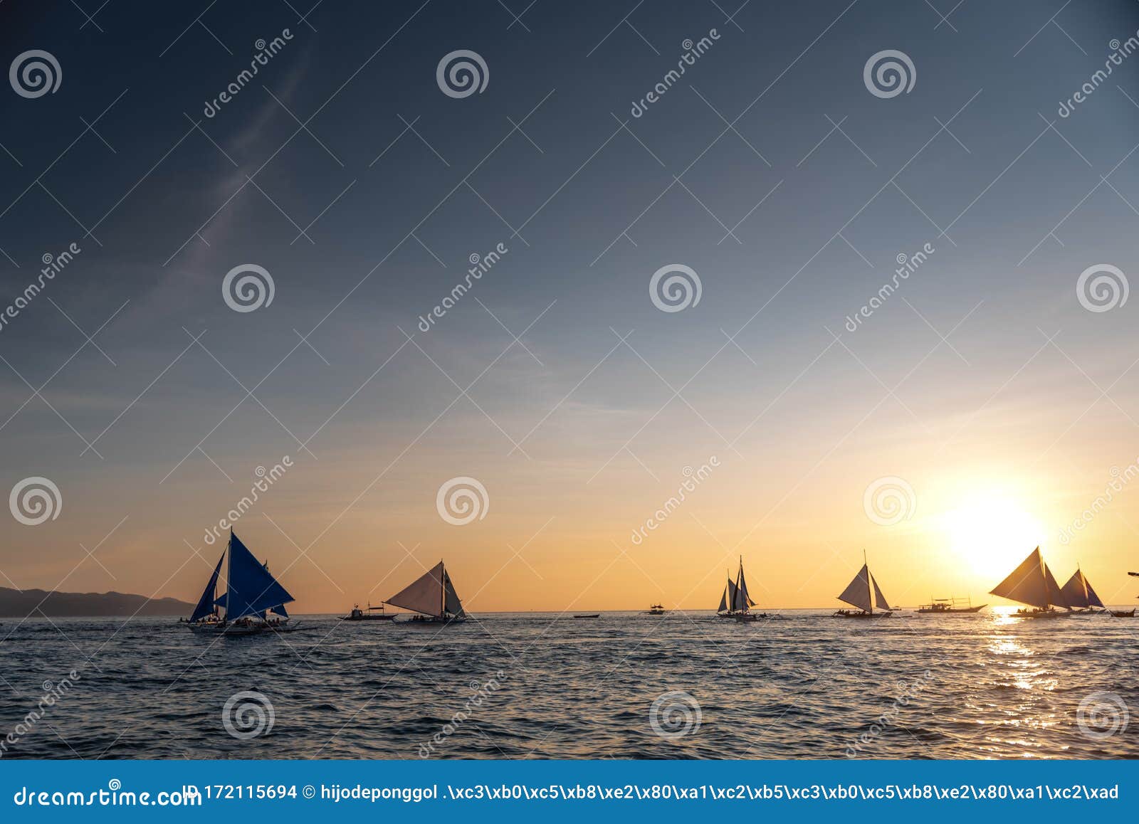 Paraw Sailing at Boracay Island, Philippines at Sunset Editorial Stock ...