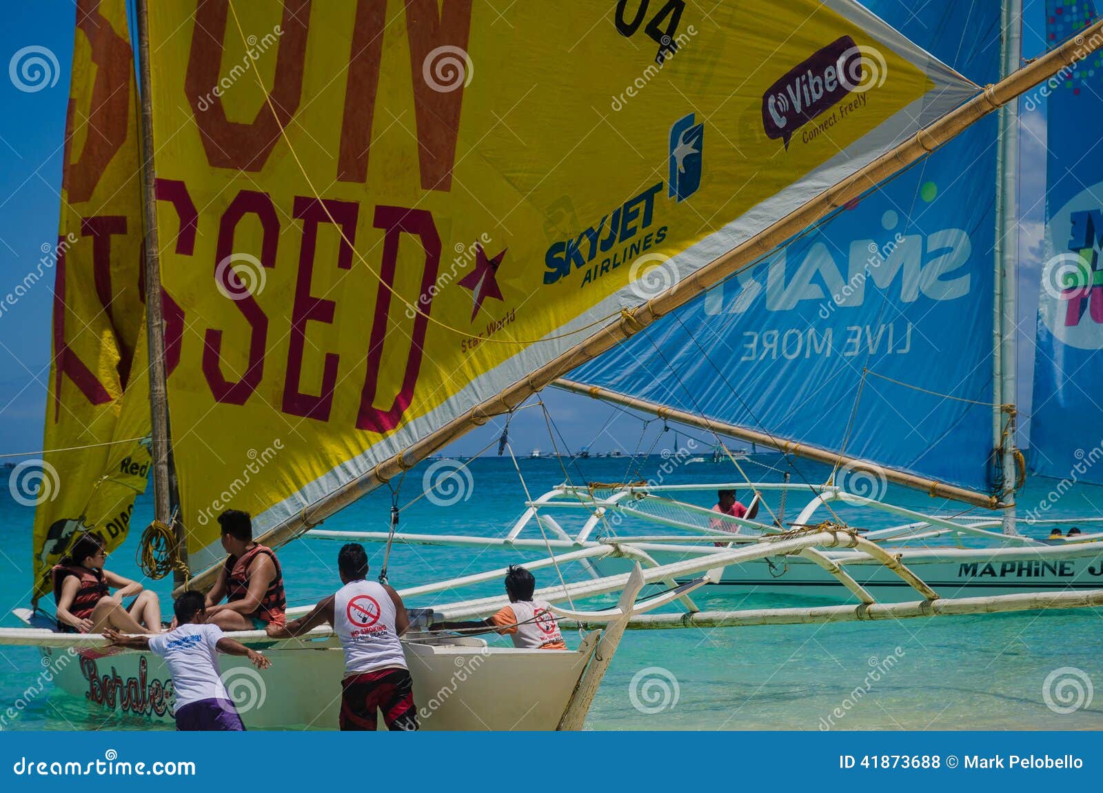 Paraw Sailing Boracay, Philippines Editorial Stock Photo - Image of ...
