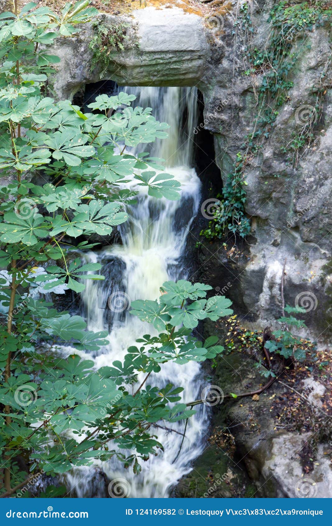Parc Des Frances De Buttes Chaumont Paris Photo stock - Image du ...