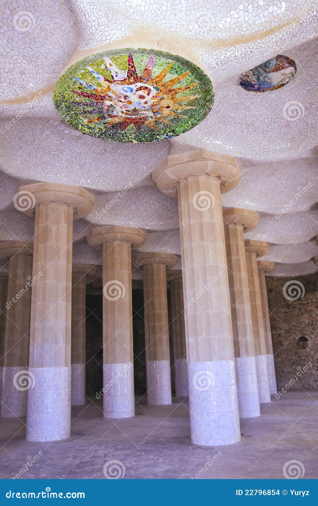 Parc Guell - Sala Hipostila Foto de Stock - Imagem de espanha, cultura ...