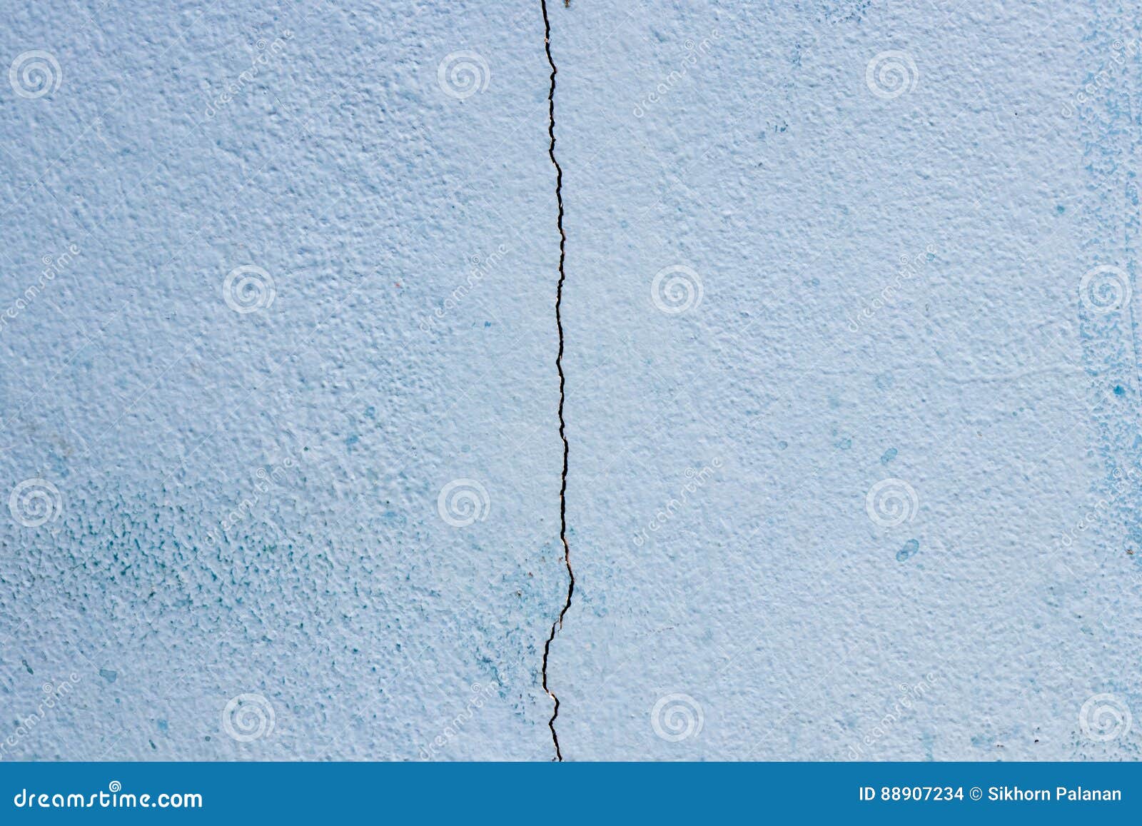 Pared del cemento clacked foto de archivo. Imagen de sucio - 88907234