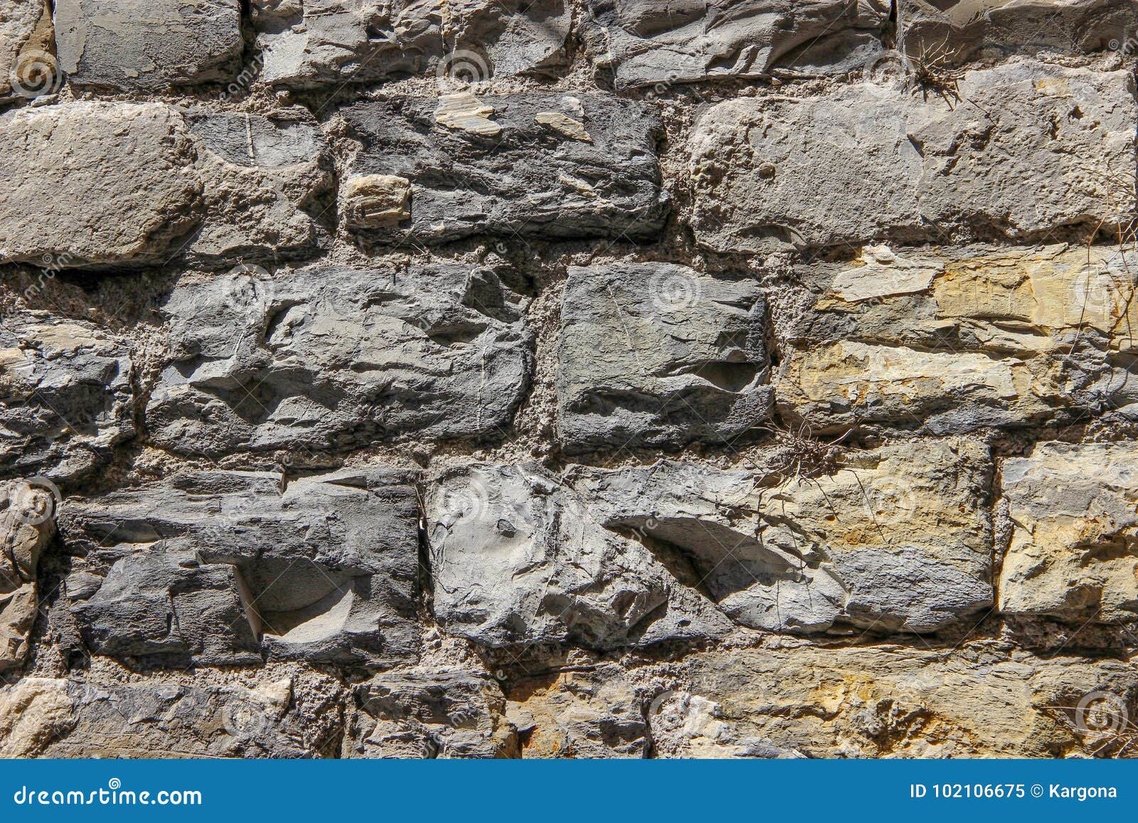 Pared Hecha De Rocas Naturales Imagen de archivo - Imagen de planta ...