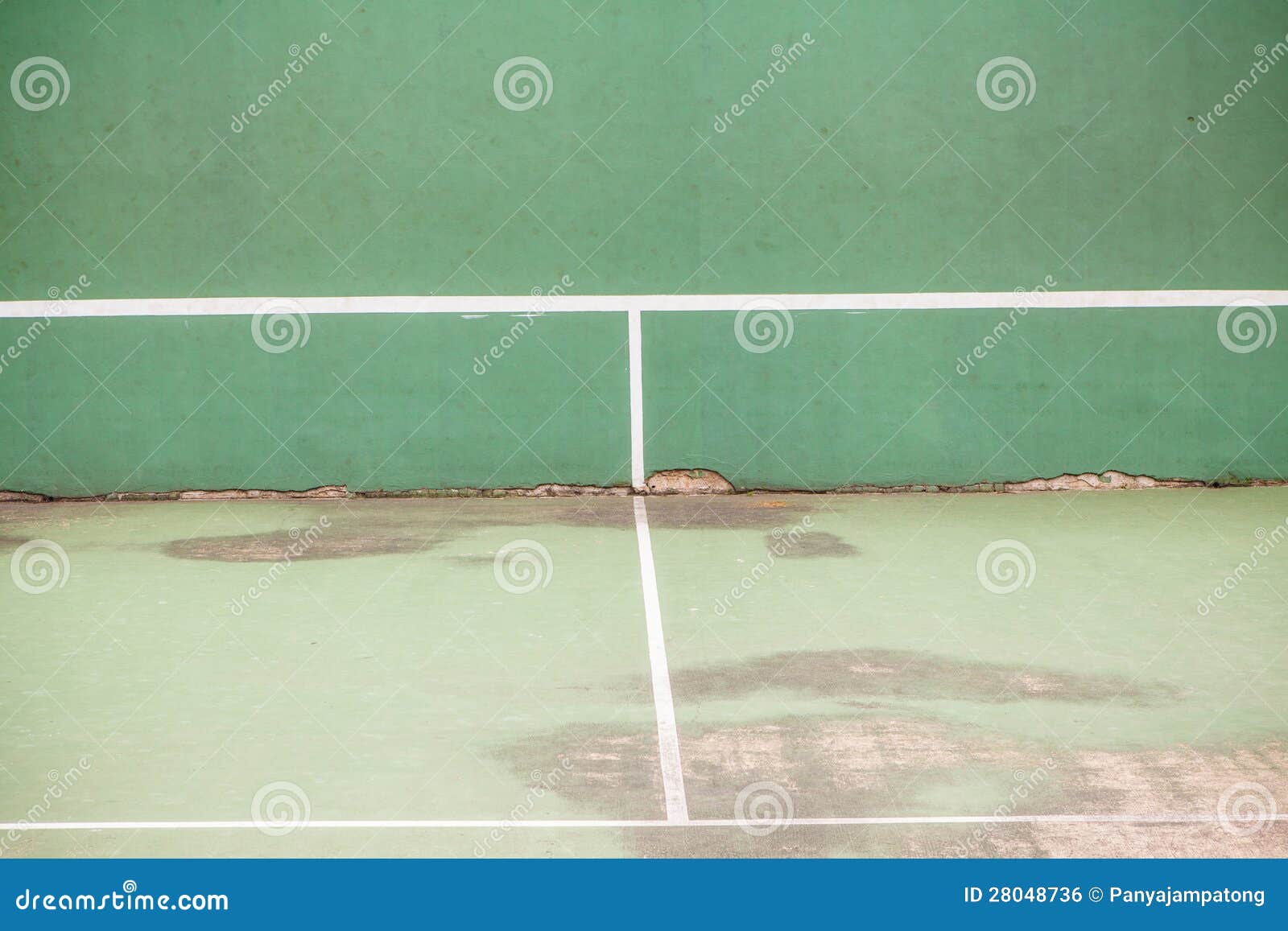 Pared vieja del tenis foto de archivo. Imagen de verde - 28048736