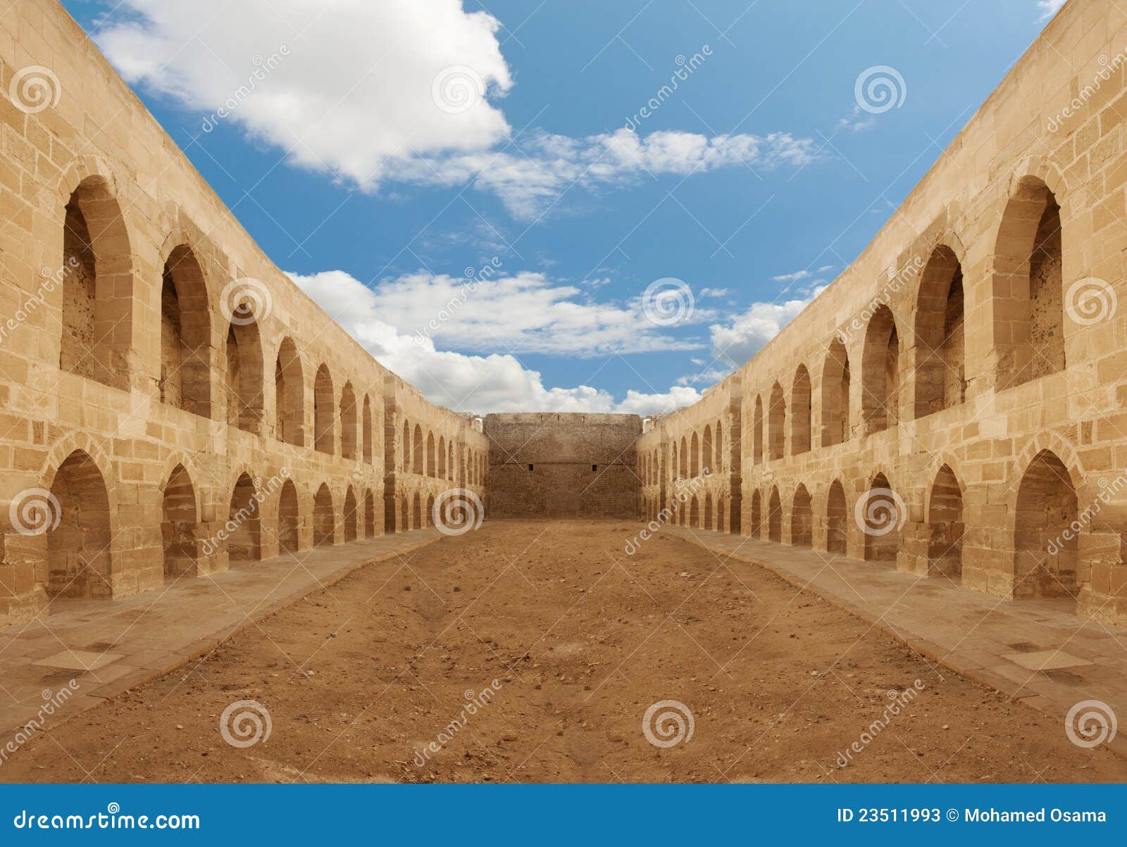 Parede Antiga Do Quintal Do Castelo Imagem de Stock - Imagem de leste ...