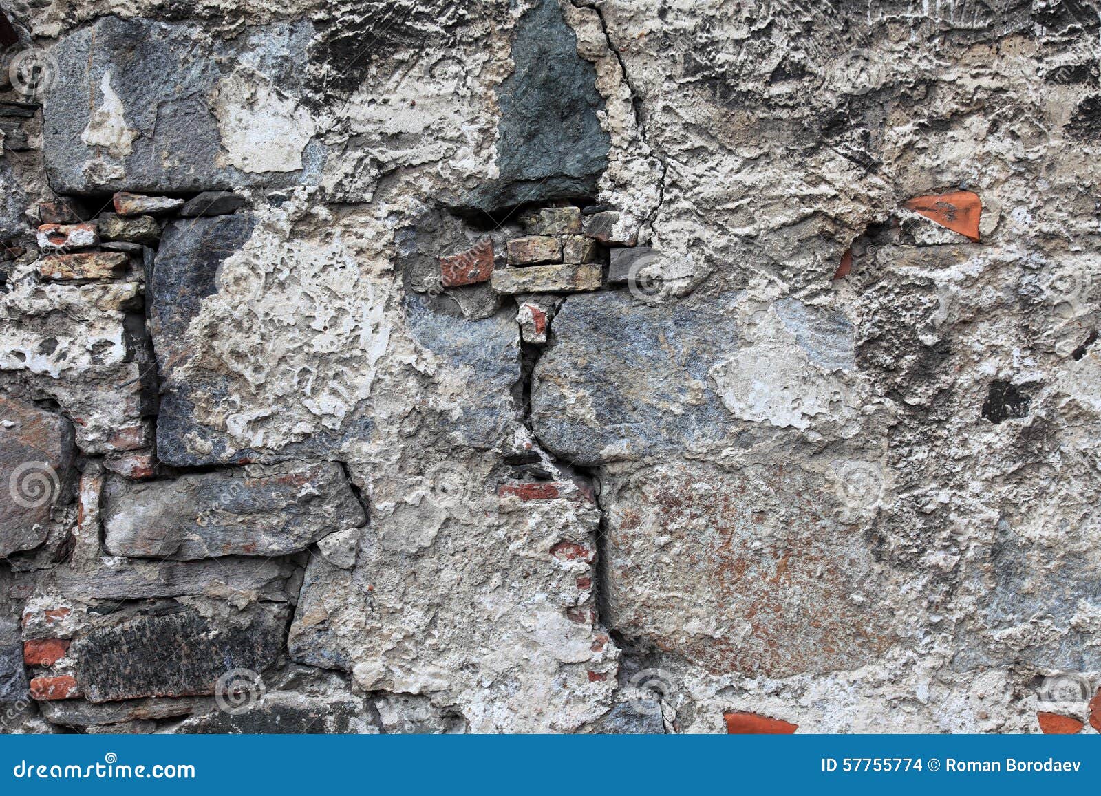 Parede Danificada Muito Velha Com Quebras Foto de Stock - Imagem de ...