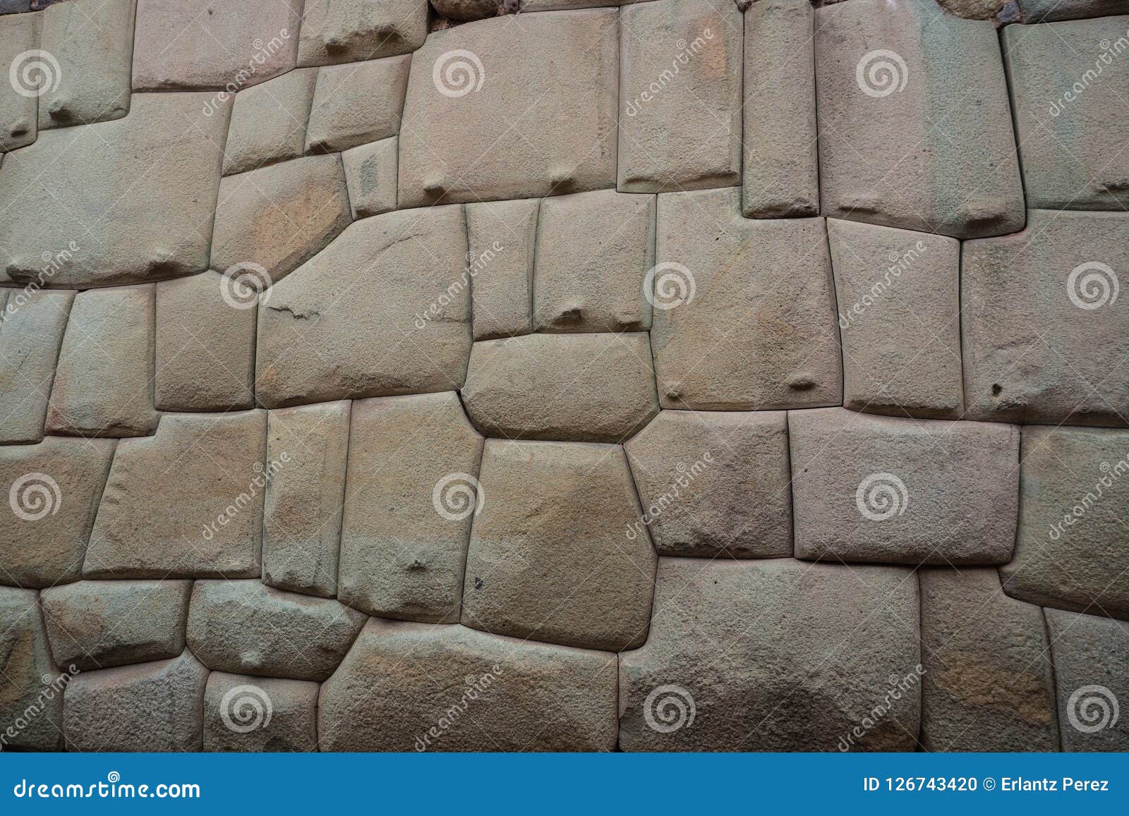 Parede De Pedra Do Inca Antigo Na Cidade De Cusco, Peru Foto de Stock ...