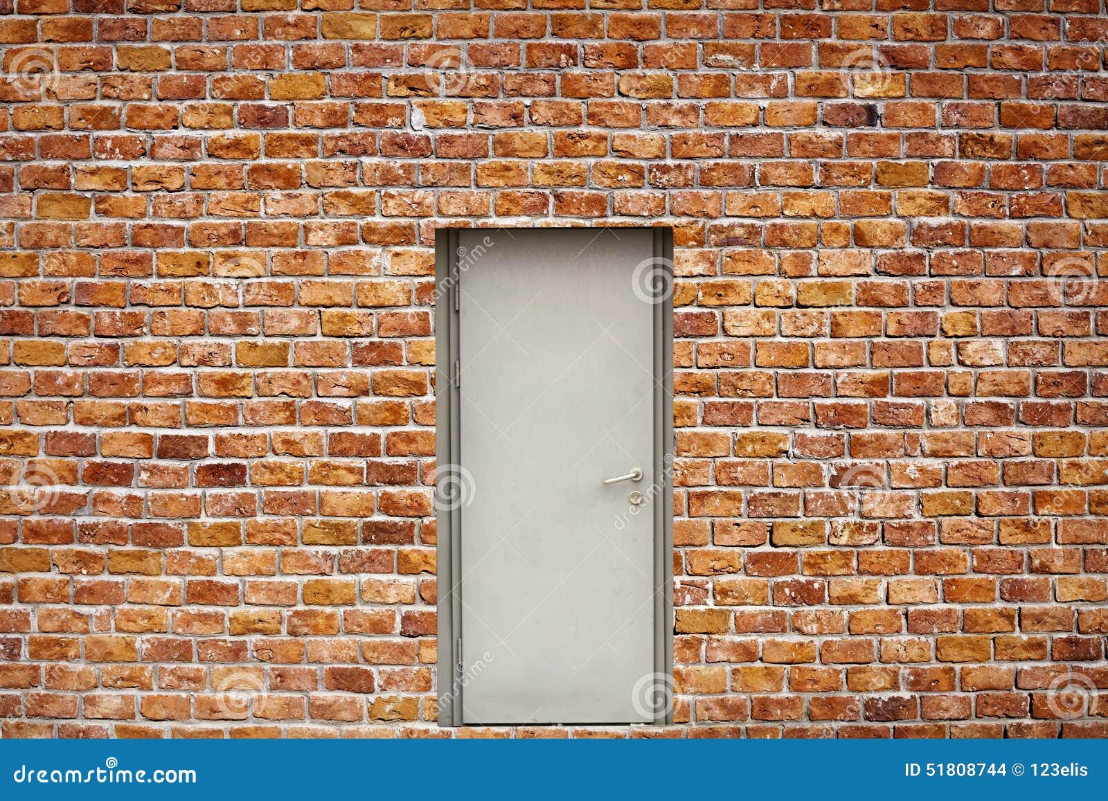 Parede e porta de tijolo foto de stock. Imagem de sujo - 51808744
