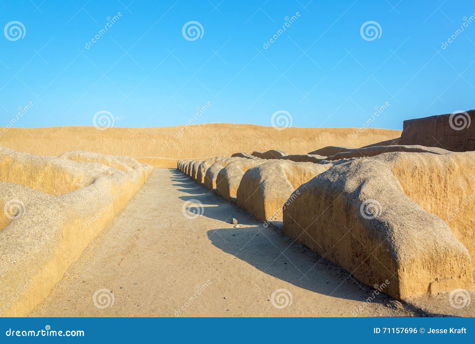 Paredes De Chan Chan En Perú Foto de archivo - Imagen de adobe, largest ...