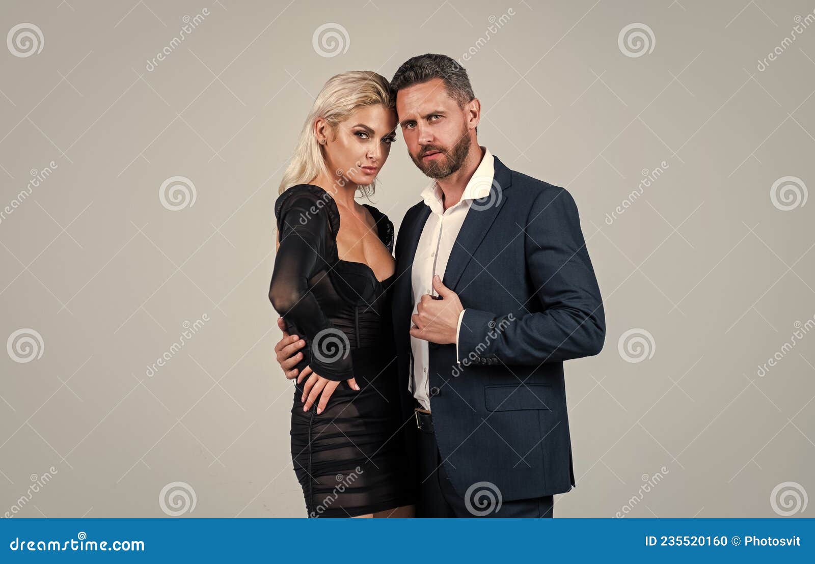 Pareja De Hombres Y Mujeres En Ropa Formal Foto de archivo - Imagen de ... Pareja De Hombres Y Mujeres En Ropa Formal Foto de archivo - Imagen de ...