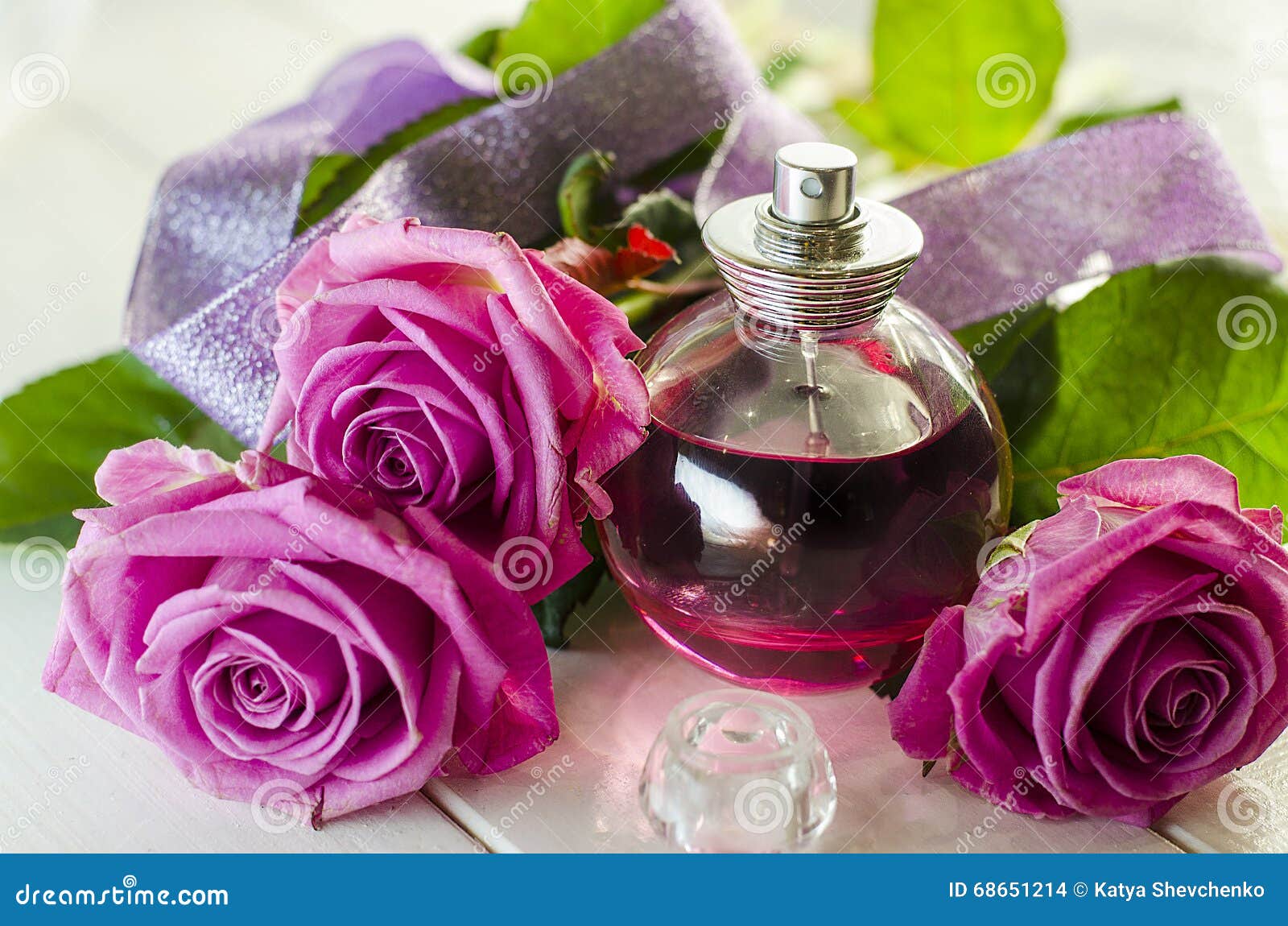 Parfum Met De Geur Van Rozen Stock Foto - Image of liefde ...