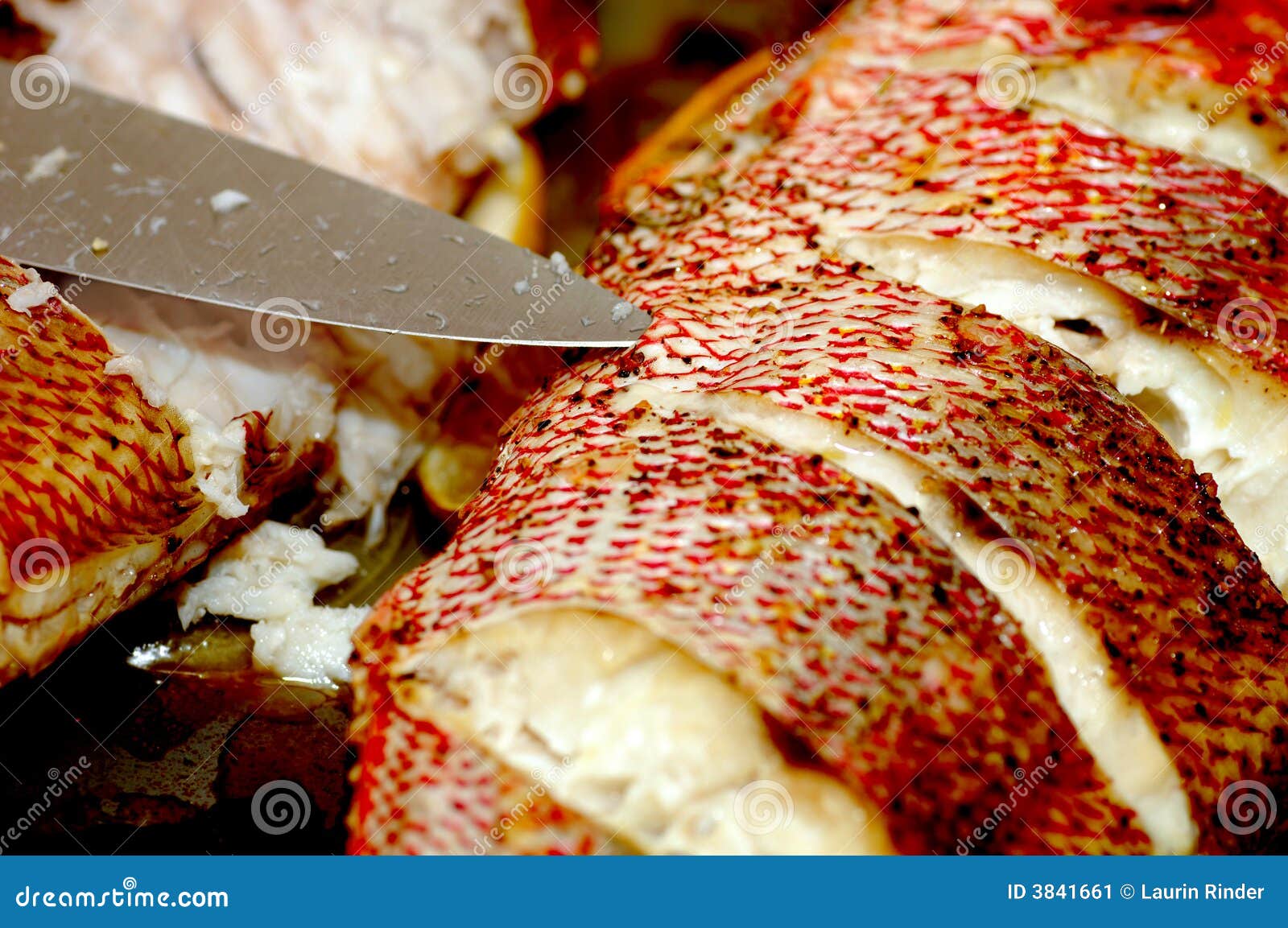 Pargo rojo cocido al horno imagen de archivo. Imagen de restaurante ...