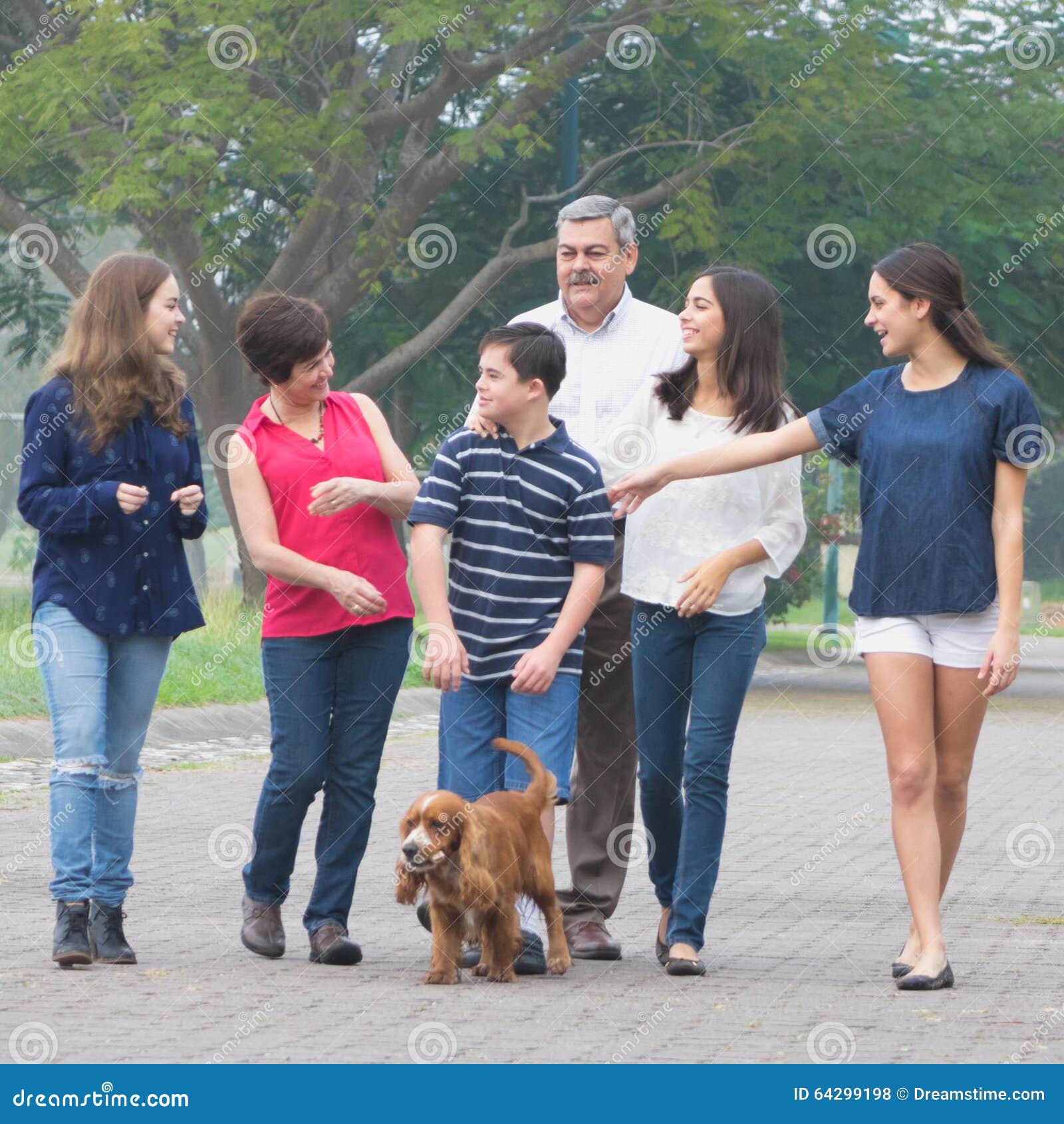 Parientes cercanos foto de archivo. Imagen de vaqueros - 64299198