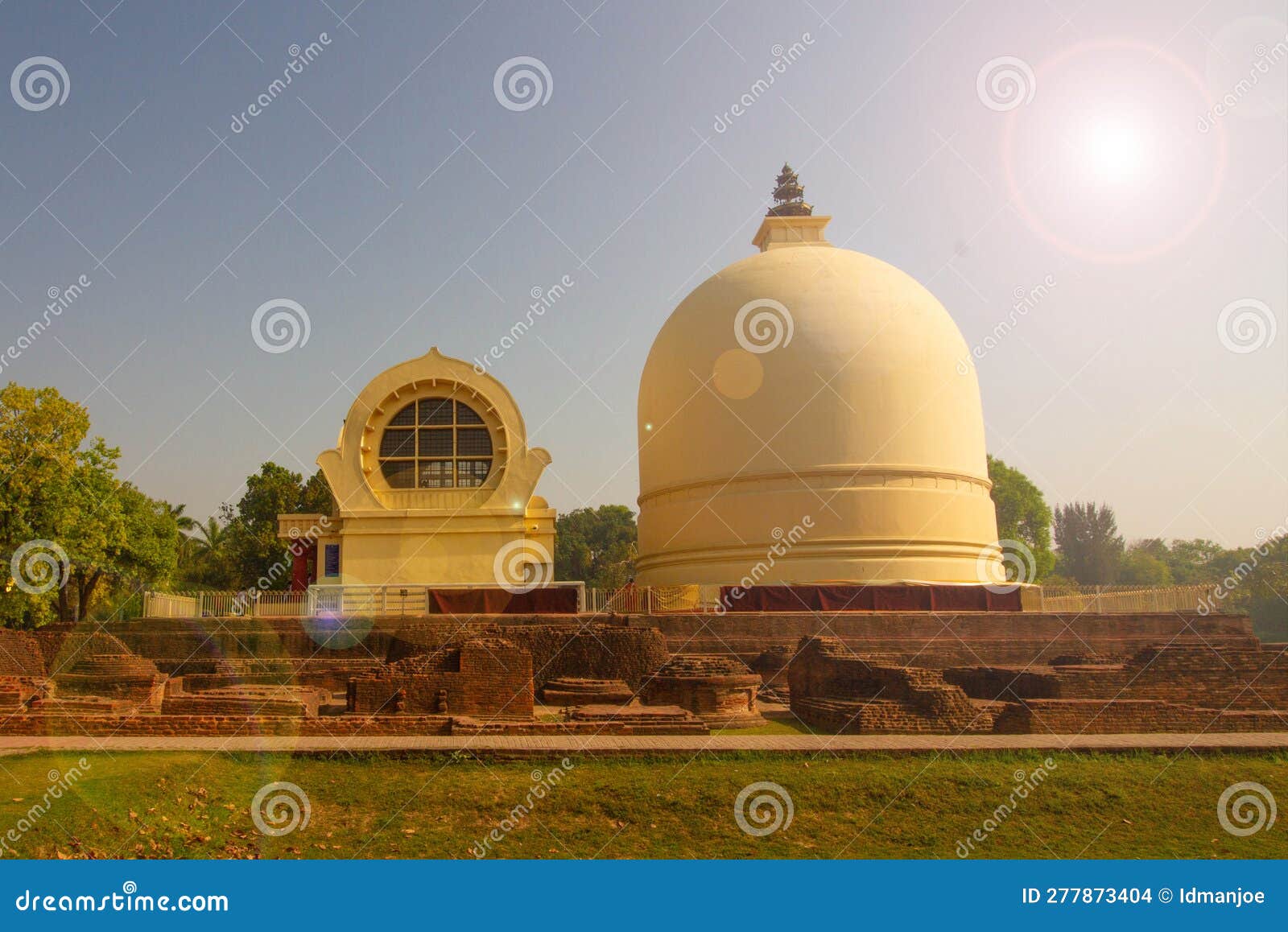 Parinirvana Stupa stock photo. Image of believe, asia - 277873404