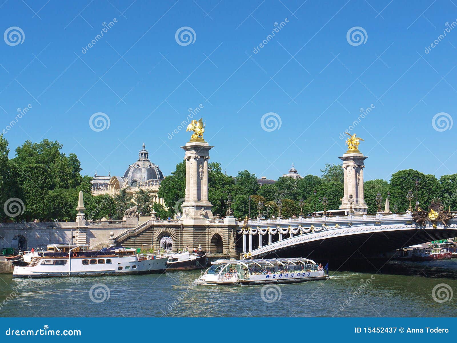 Paris, Alexandre Bridge stock image. Image of palace - 15452437