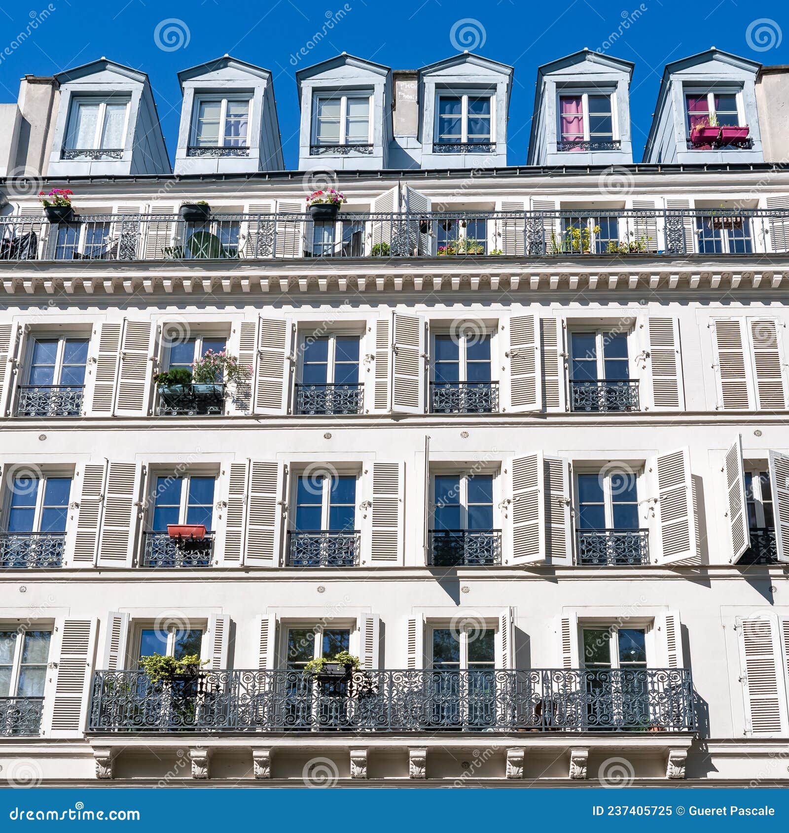 Paris, beautiful building stock image. Image of center - 237405725