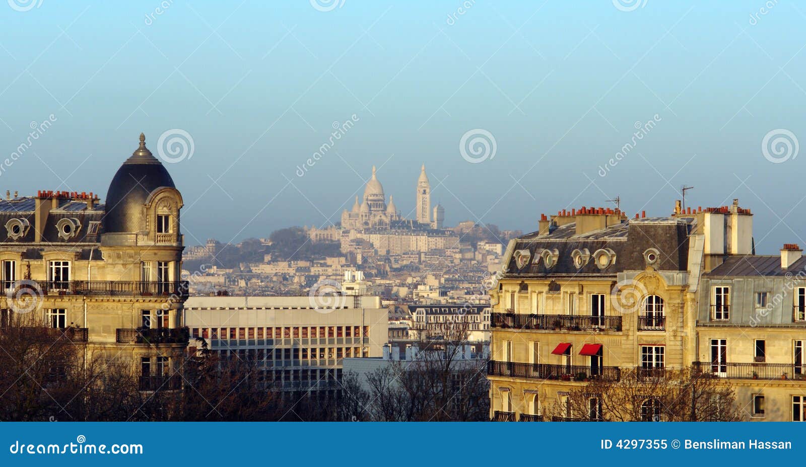 Paris butte Montmartre stock image. Image of travel, architecture - 4297355