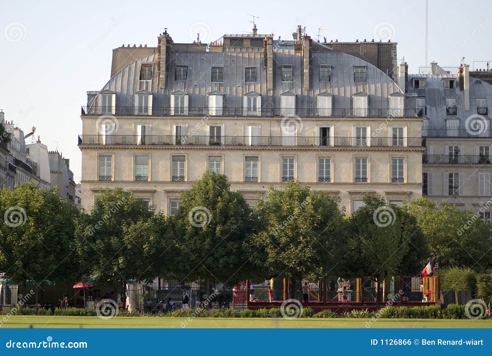 Paris Classical Apartment Building Stock Photo - Image of arts ...