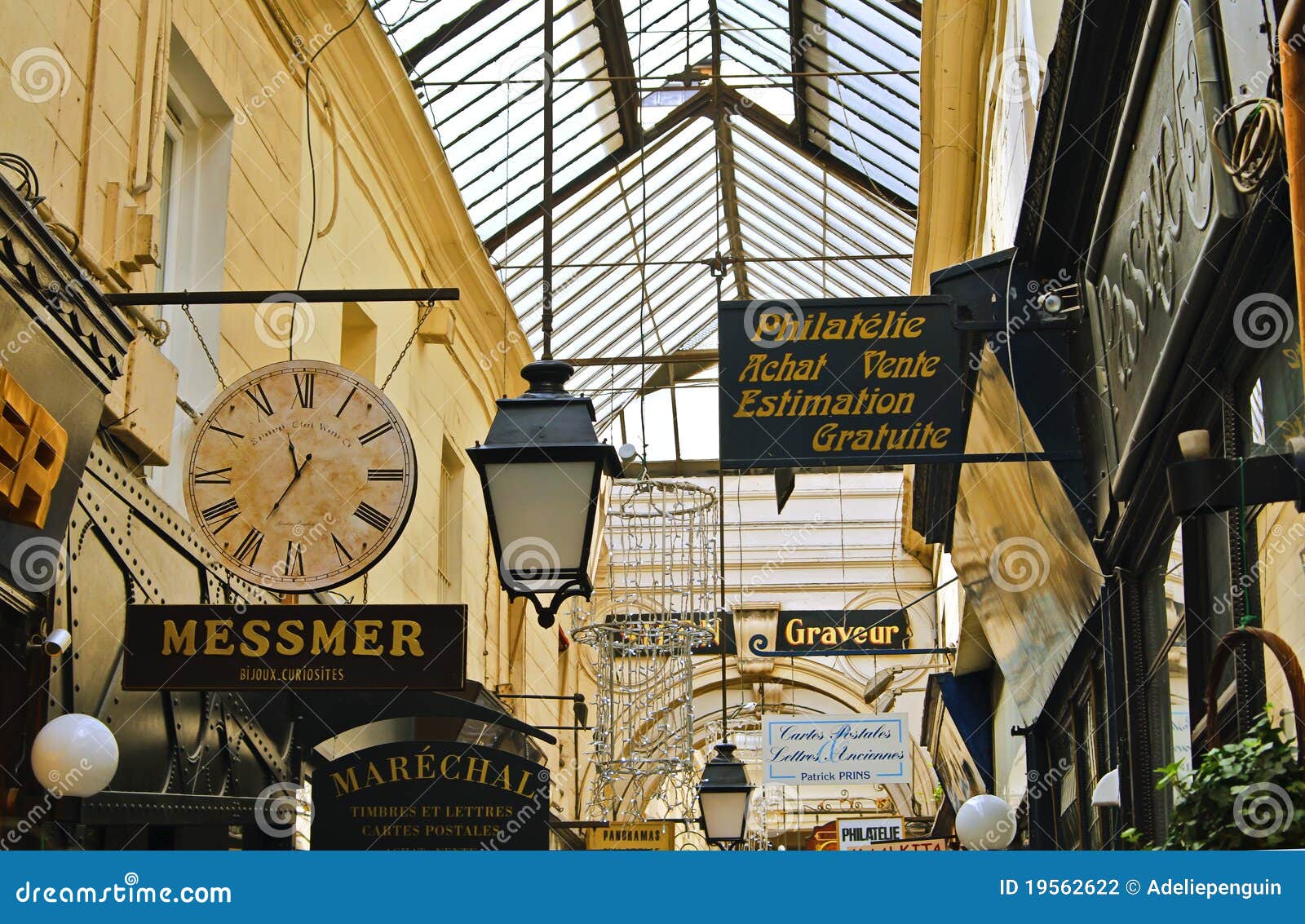 Paris, Covered Passageway editorial photography. Image of boutiques ...