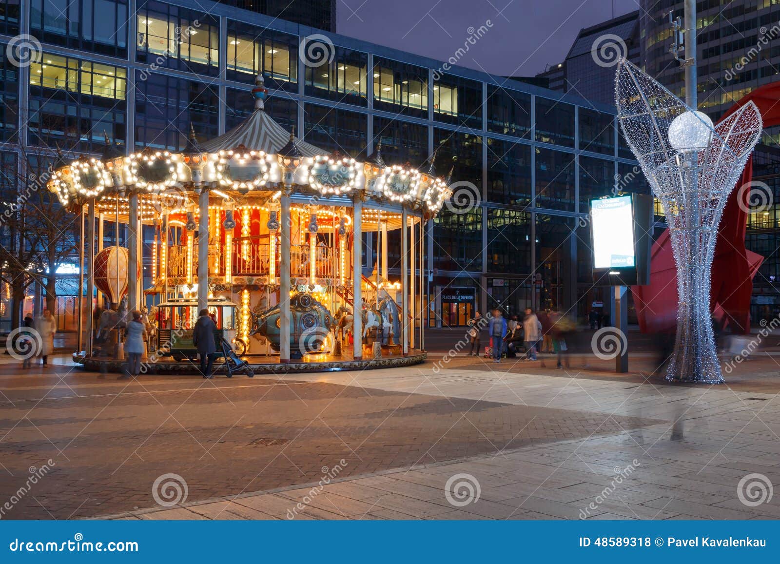 Paris Esplanade De La Défense De La Photo stock éditorial - Image du ...