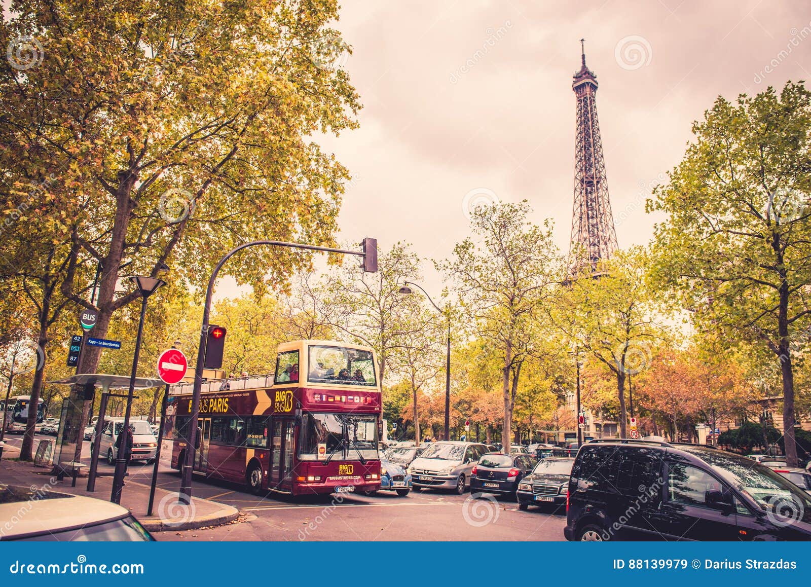 Paris in fall editorial stock image. Image of street - 88139979