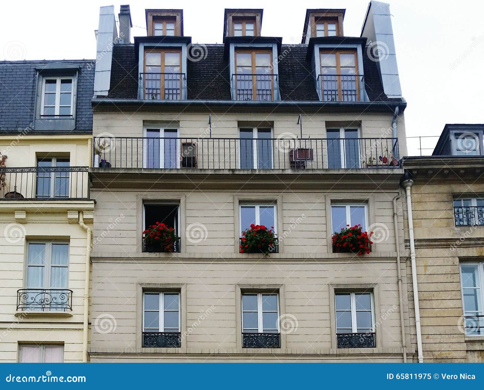 Paris stock image. Image of maison, paris, house, haussmann - 65811975