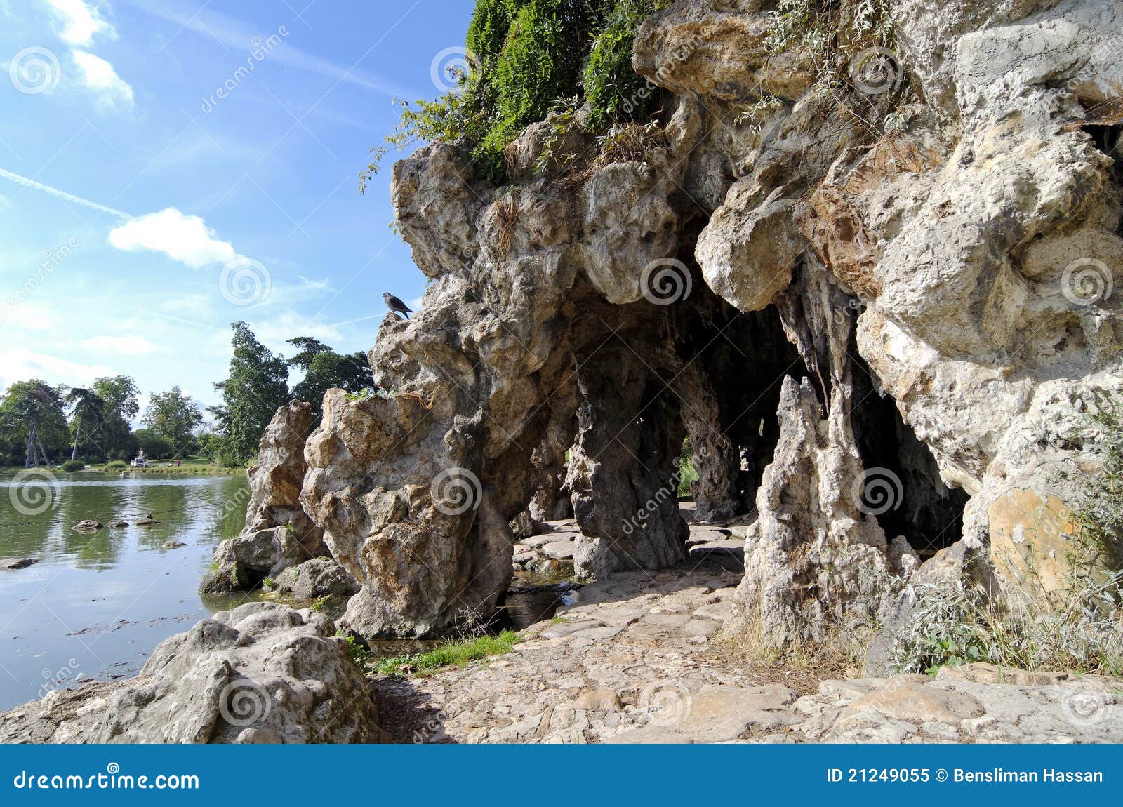 Paris Landscape, Daumesnil Lake Stock Image - Image of cliff, paris ...