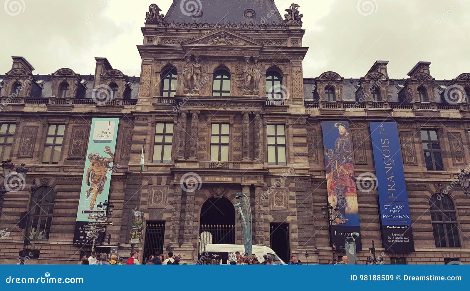 Paris Louver editorial stock image. Image of louver, evel - 98188509