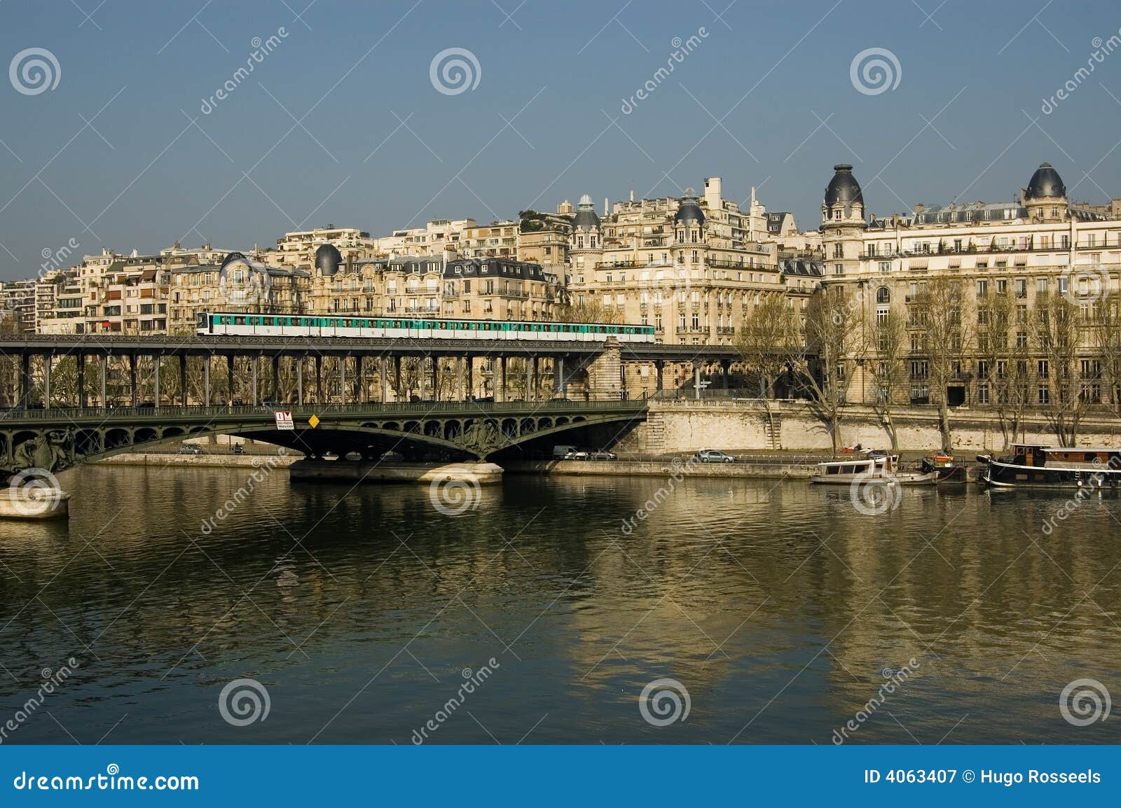 Paris Metro Over the Bridge Stock Image - Image of river, boats: 4063407
