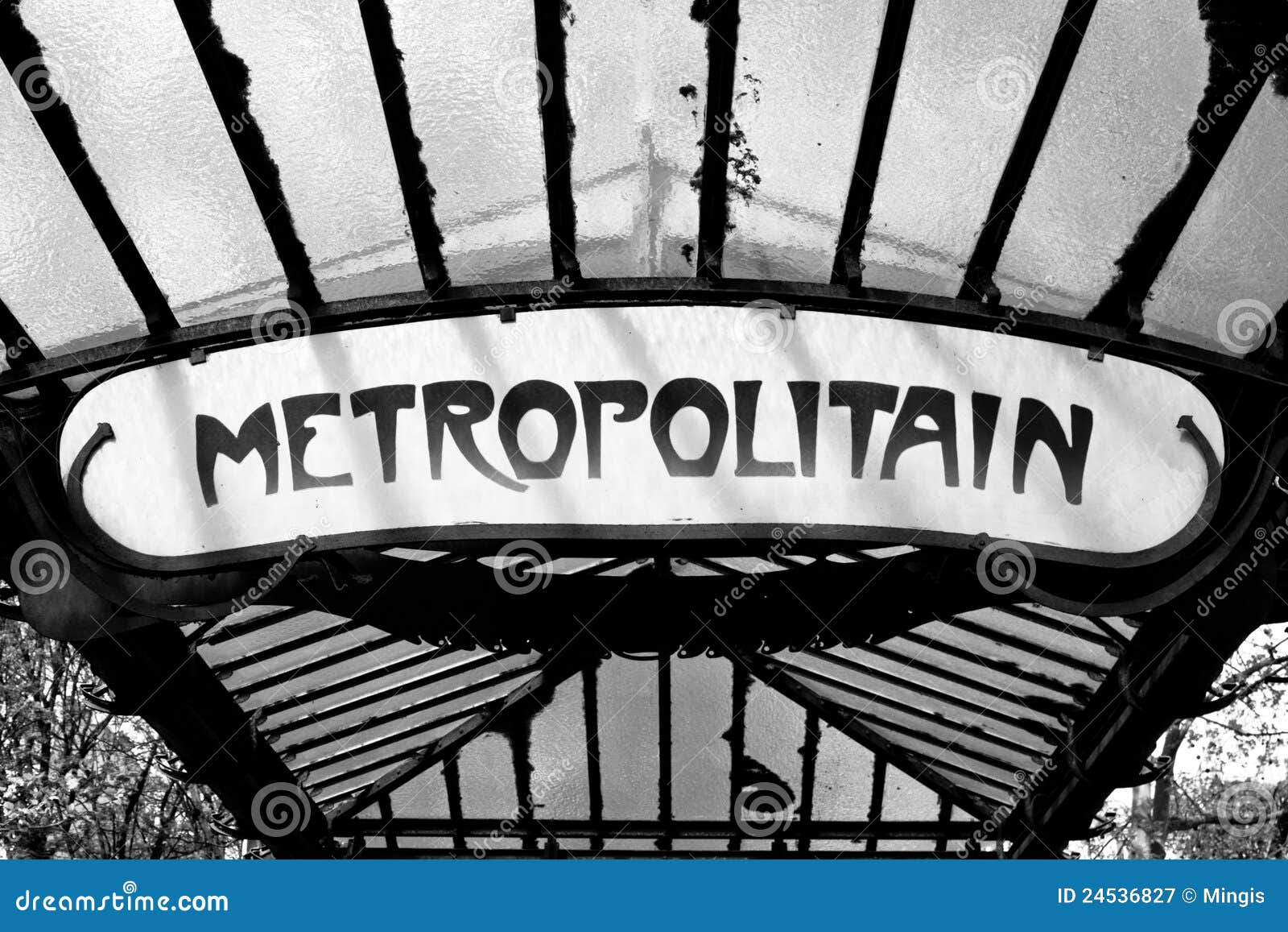 Paris metro sign editorial photography. Image of people - 24536827