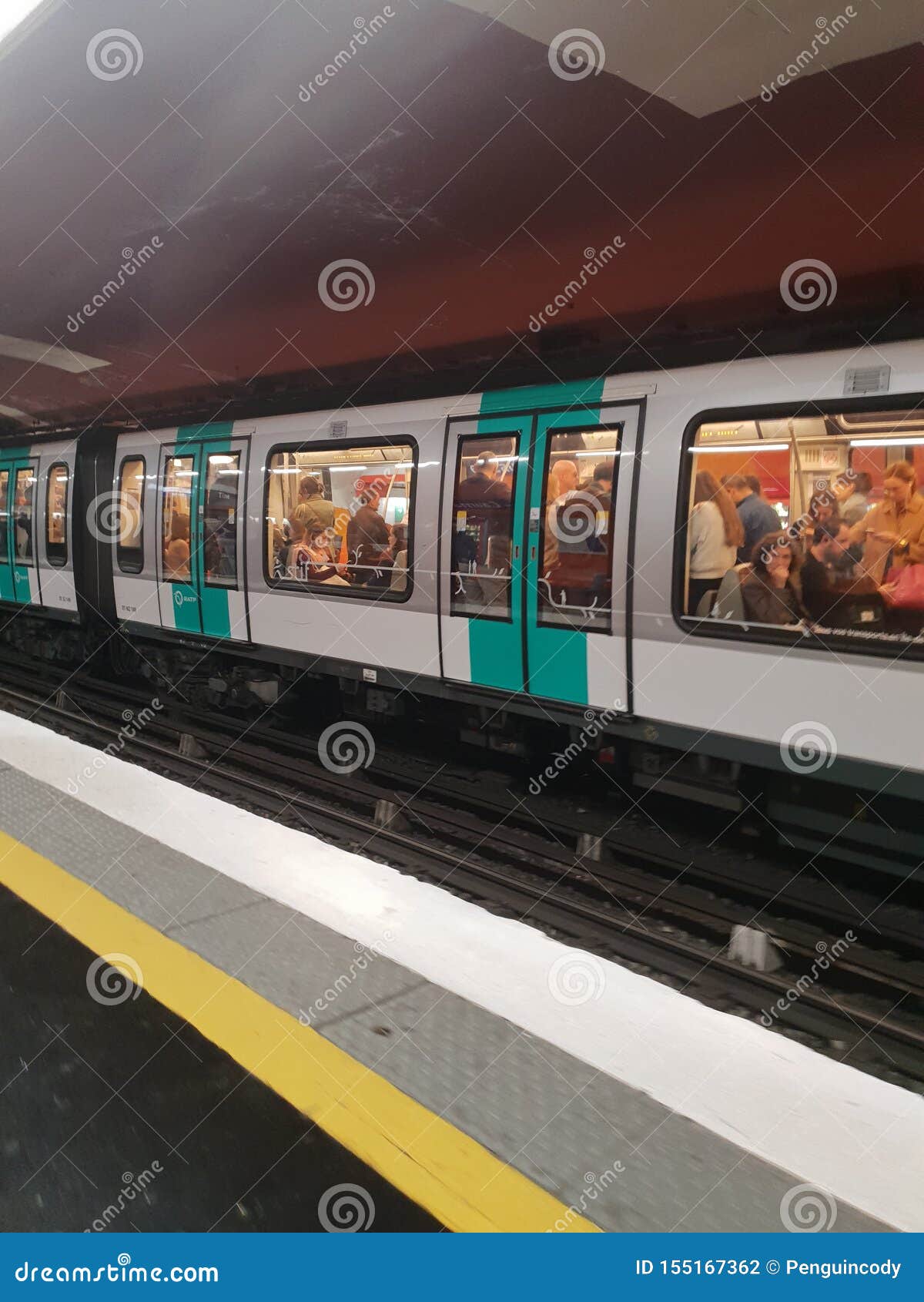 Paris metro train, France editorial photography. Image of paris - 155167362