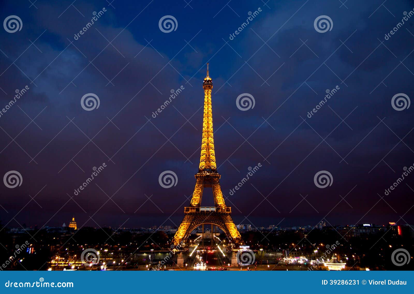 Paris night scene editorial photo. Image of lights, eiffel - 39286231