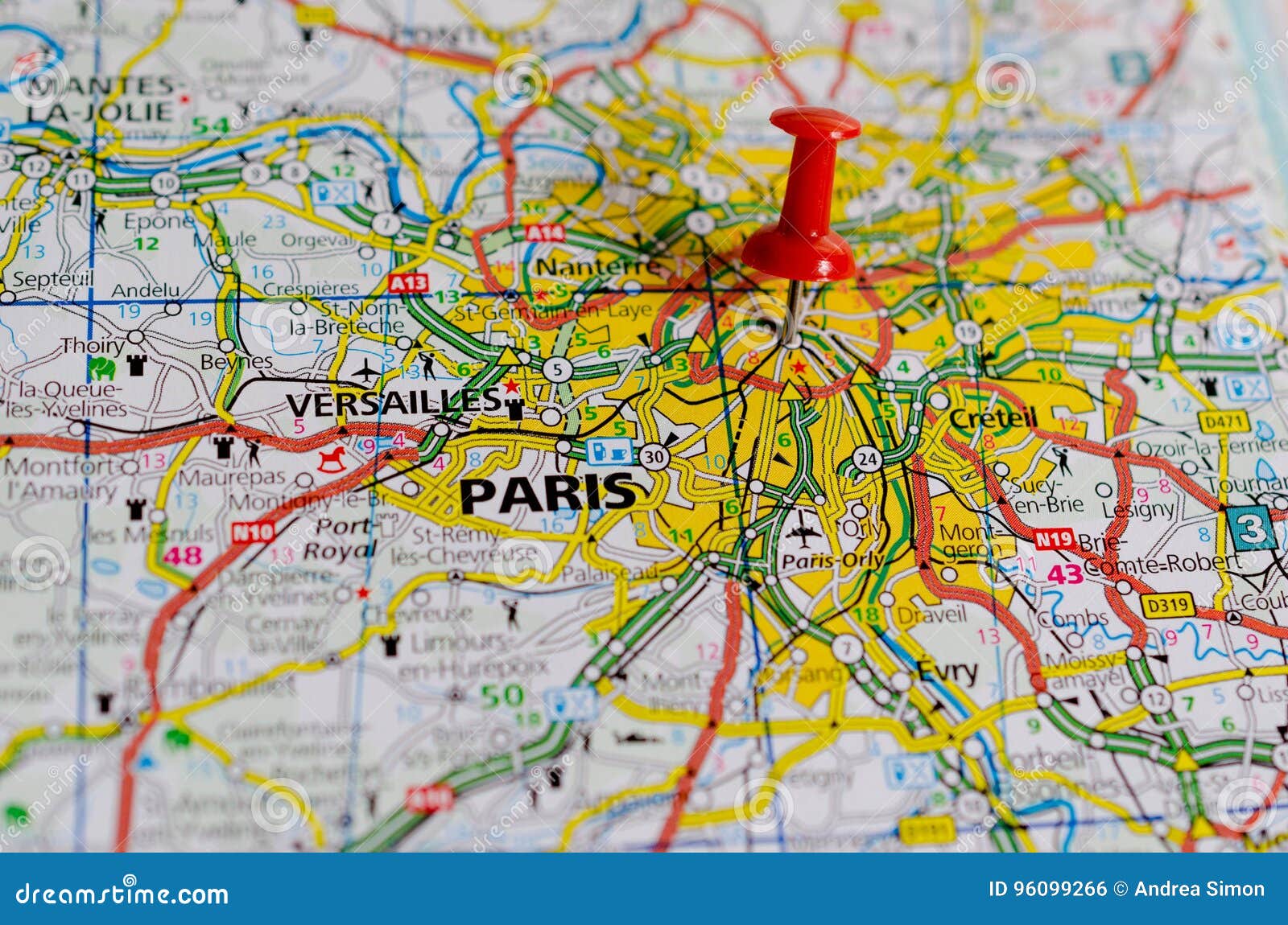 Paris no mapa foto de stock. Imagem de paris, estradas - 96099266