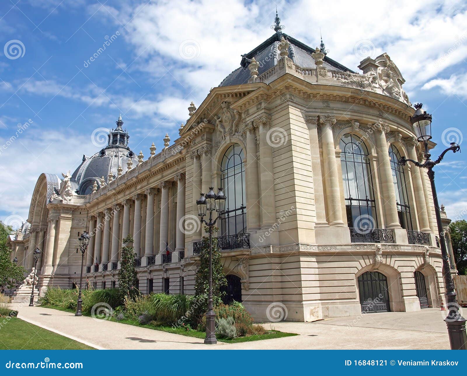Paris - Petit Palais stock image. Image of fame, column - 16848121