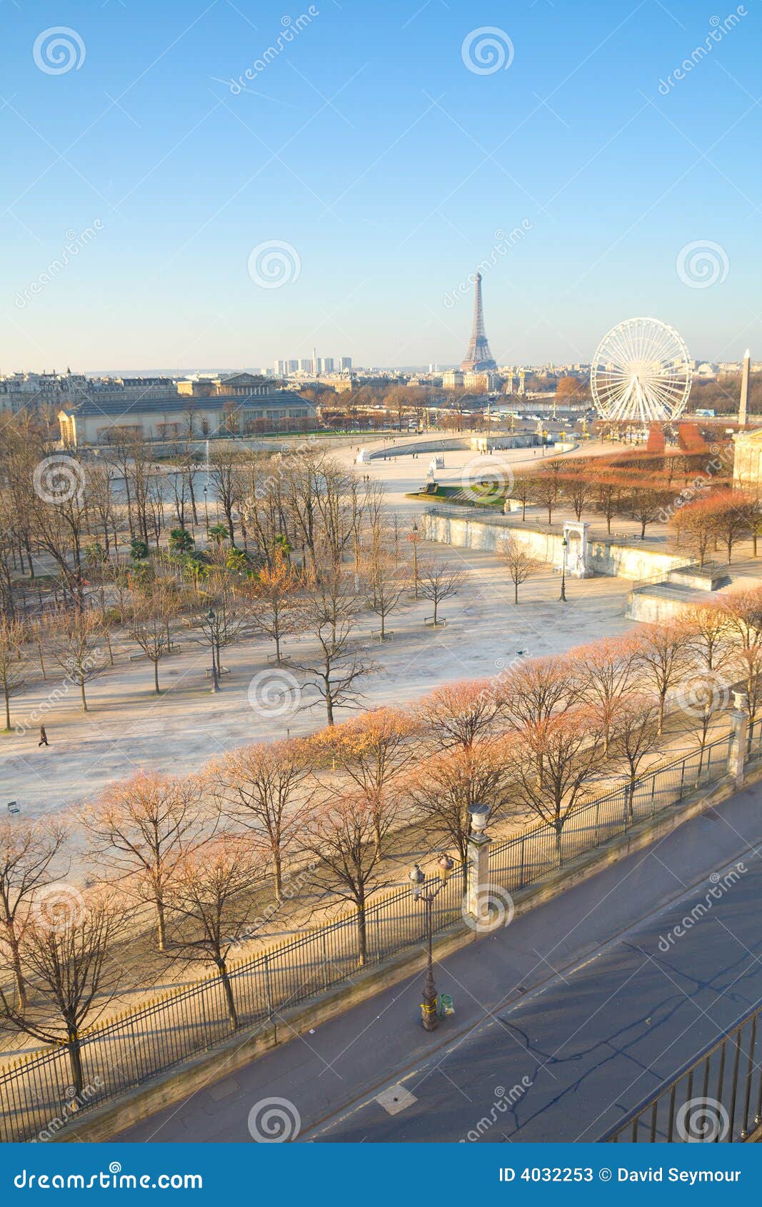 Paris on a Sunday Morning stock image. Image of scene - 4032253