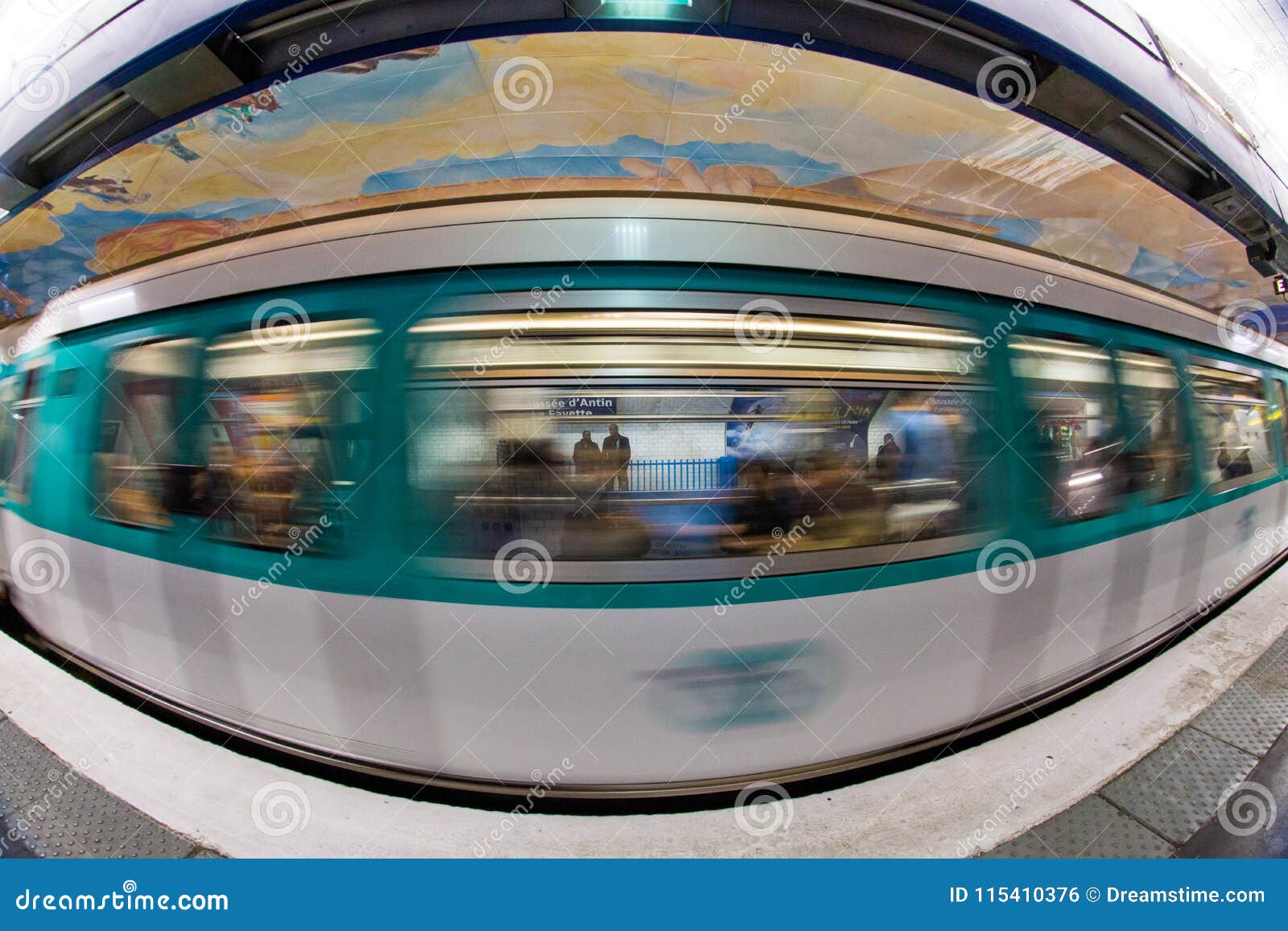 Paris Underground: Train in Motion Editorial Photo - Image of french ...