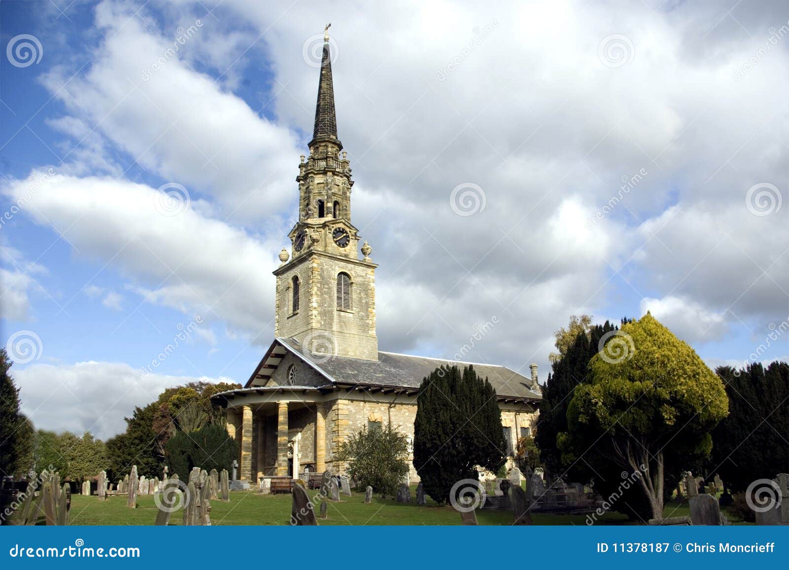 The Parish Church of St Lawrence Stock Image - Image of graves, english ...