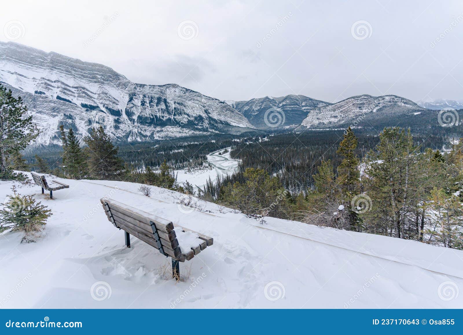 Park Benches with Excellent View of the Mountains in the Distance Stock ...