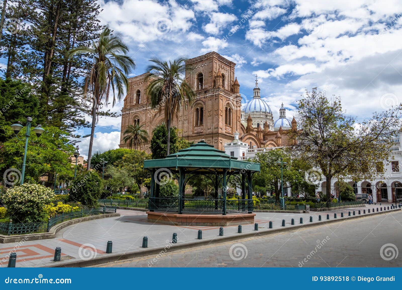 Park Calderon And Inmaculada Concepcion Cathedral At Night - Cuenca ...