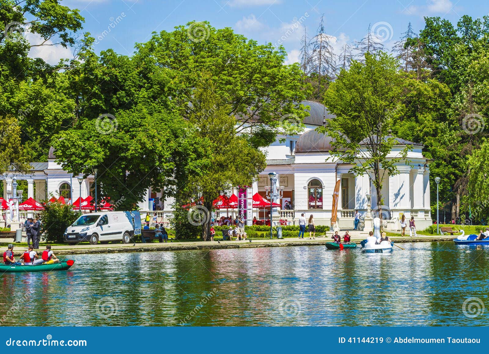 Park in Cluj-Napoca editorial stock image. Image of casino - 41144219