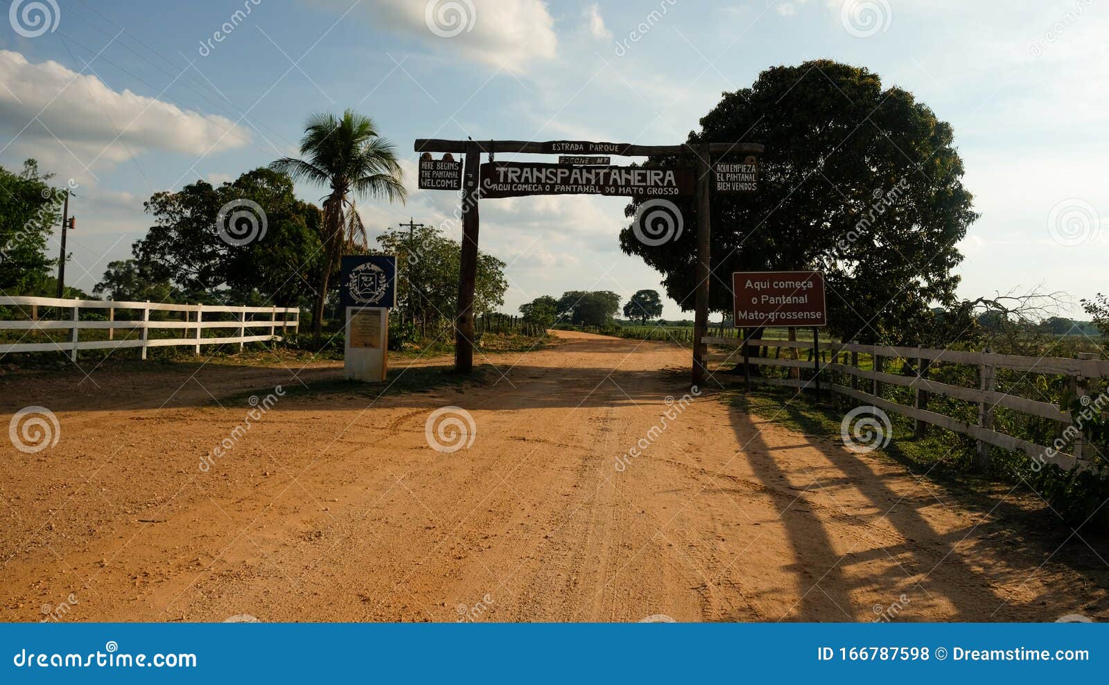 Pantanal Entrance Gate, Brazilian Landmark Editorial Photo ...